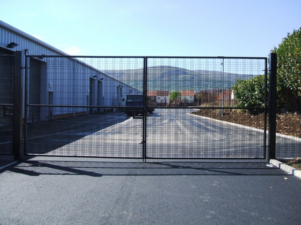 Clerk Engineering - suppliers and installers of fencing and gates
