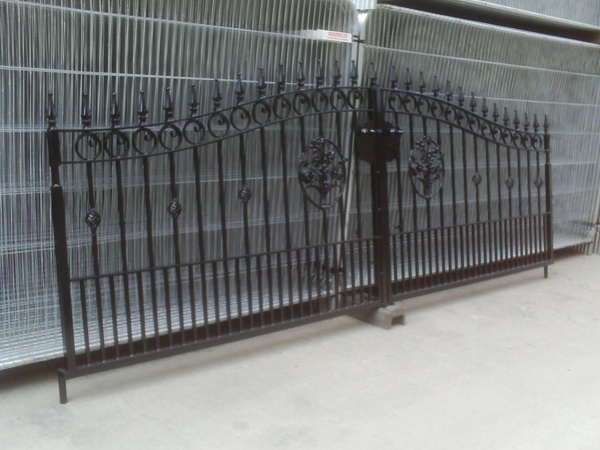 Clerk Engineering - suppliers and installers of fencing and gates